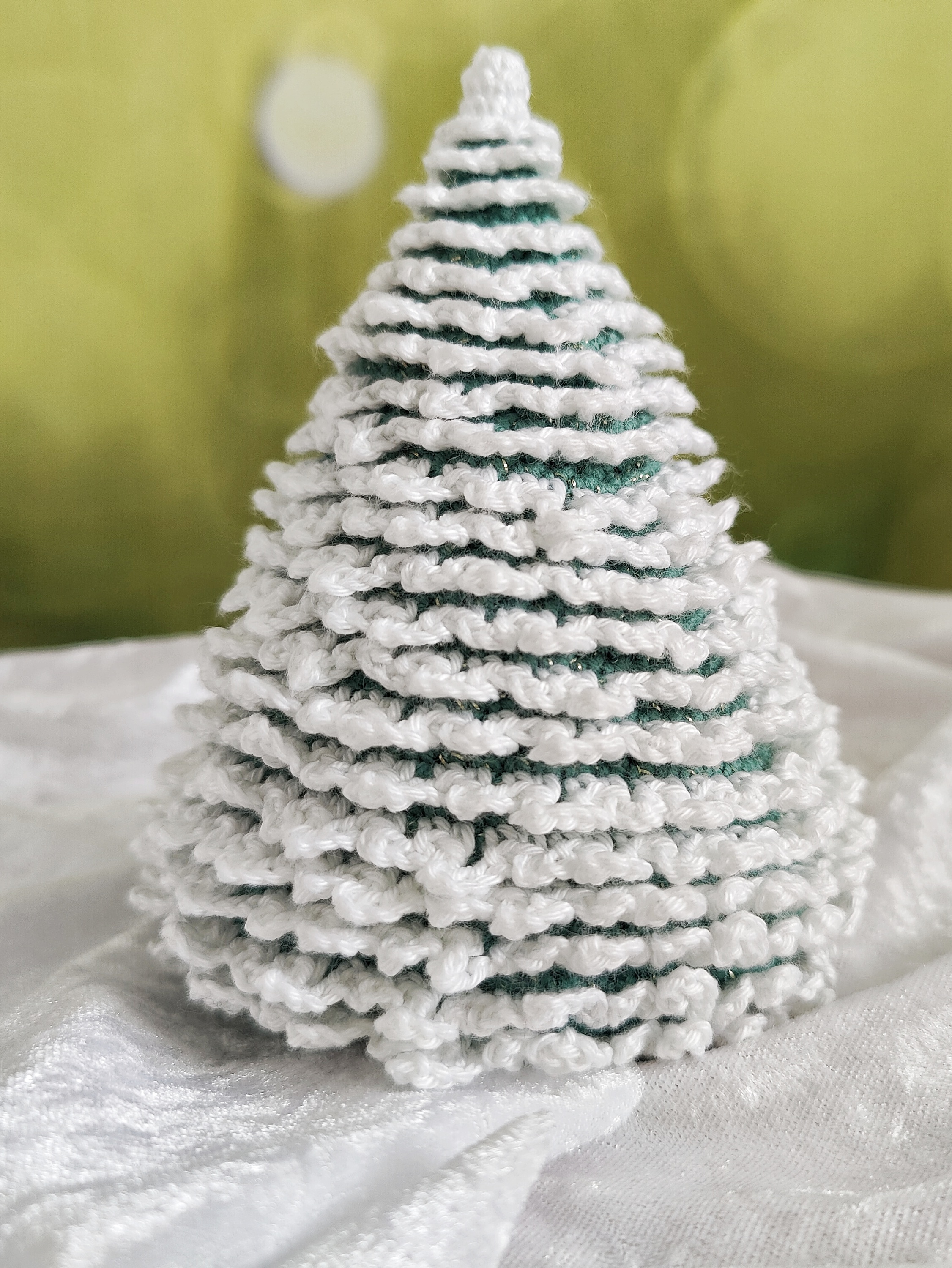 Crochet Christmas Tree - Free Pattern - trishagurumi